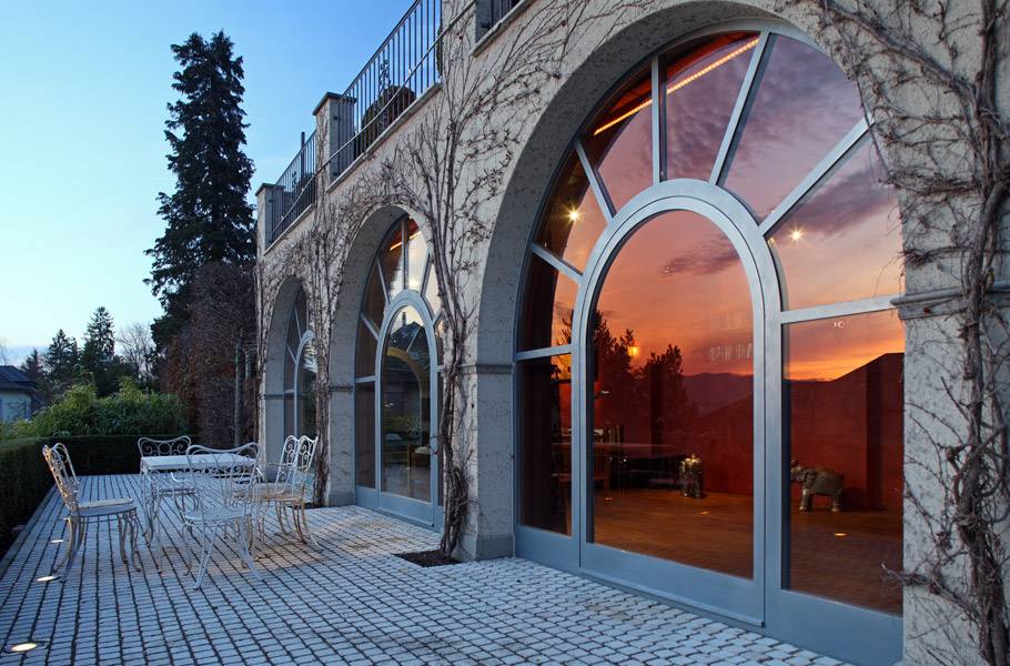 Stainless steel windows